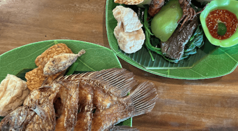 Nasi Tempong Indra: Kuliner Khas Bali yang Bikin Nagih - Pia Legong